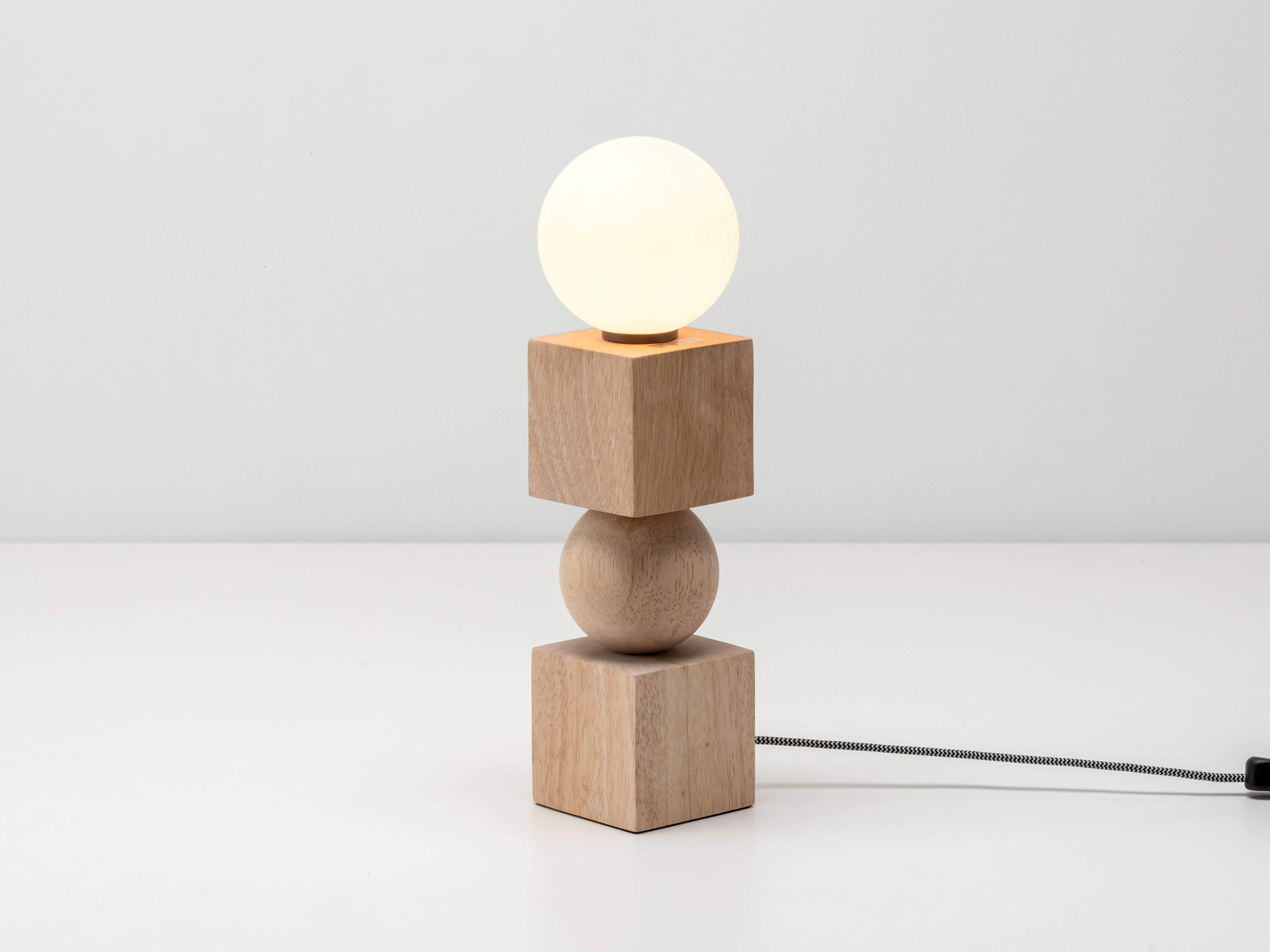 The Seed table lamp | The Seed lamp | houseof.com